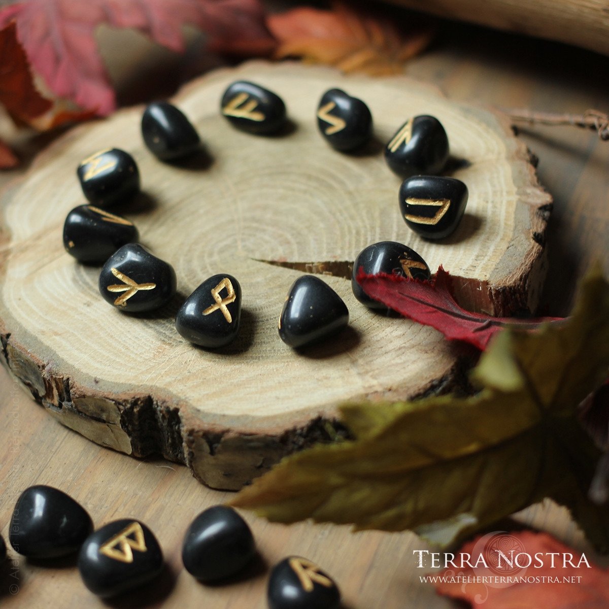 Set de 25 Runes en bois gravées